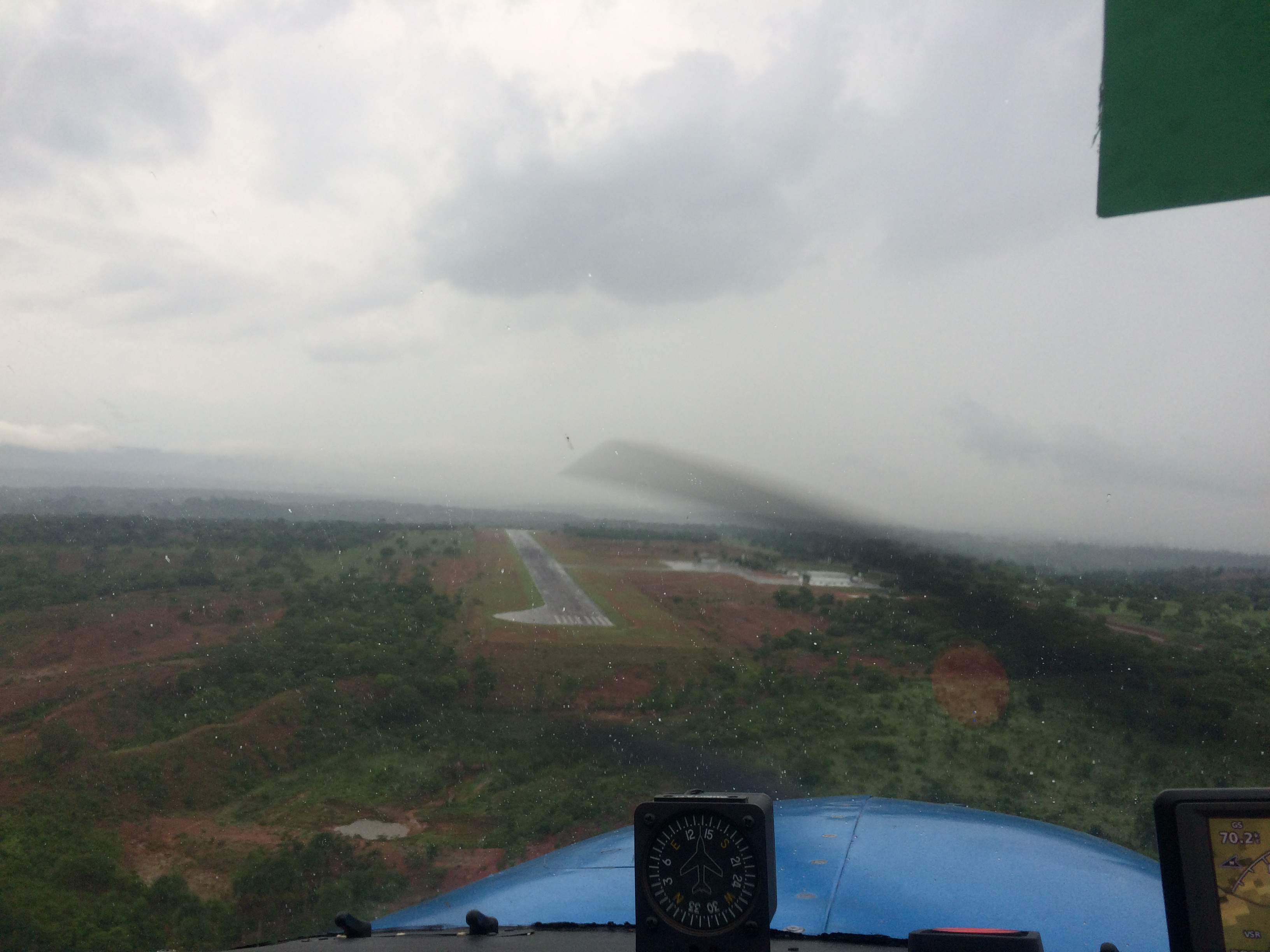 Landing at Paraiso | SkyVector